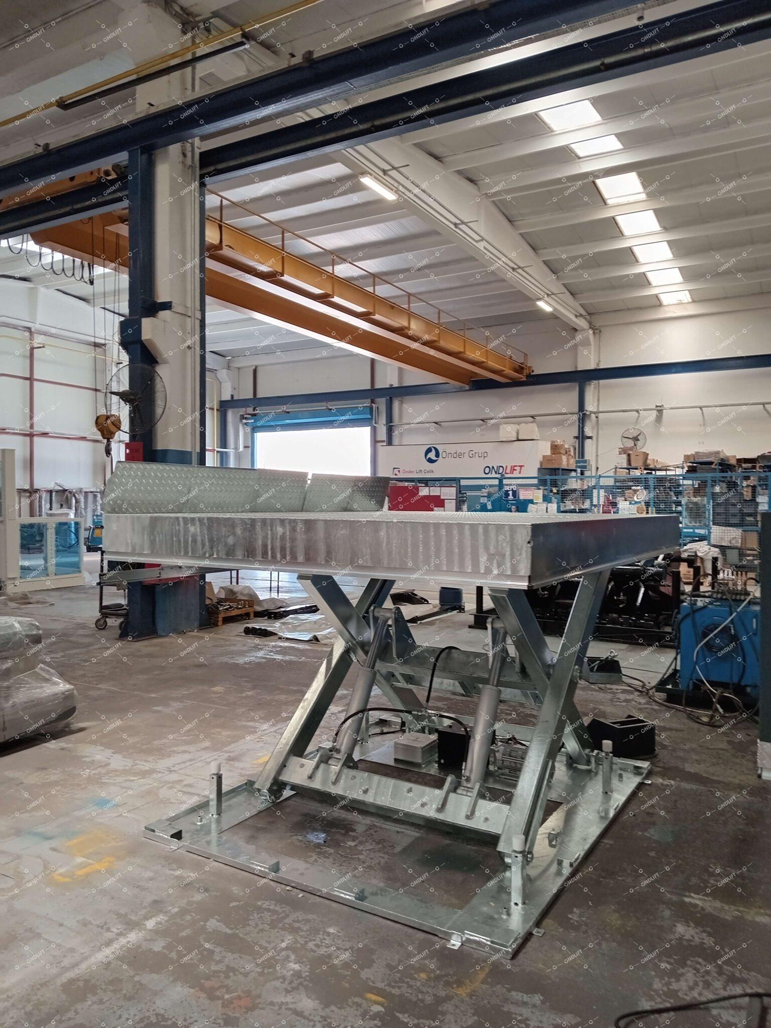 Dock-to-Truck Height Compensation Lift Table (3,000 kg) | Outdoor ...